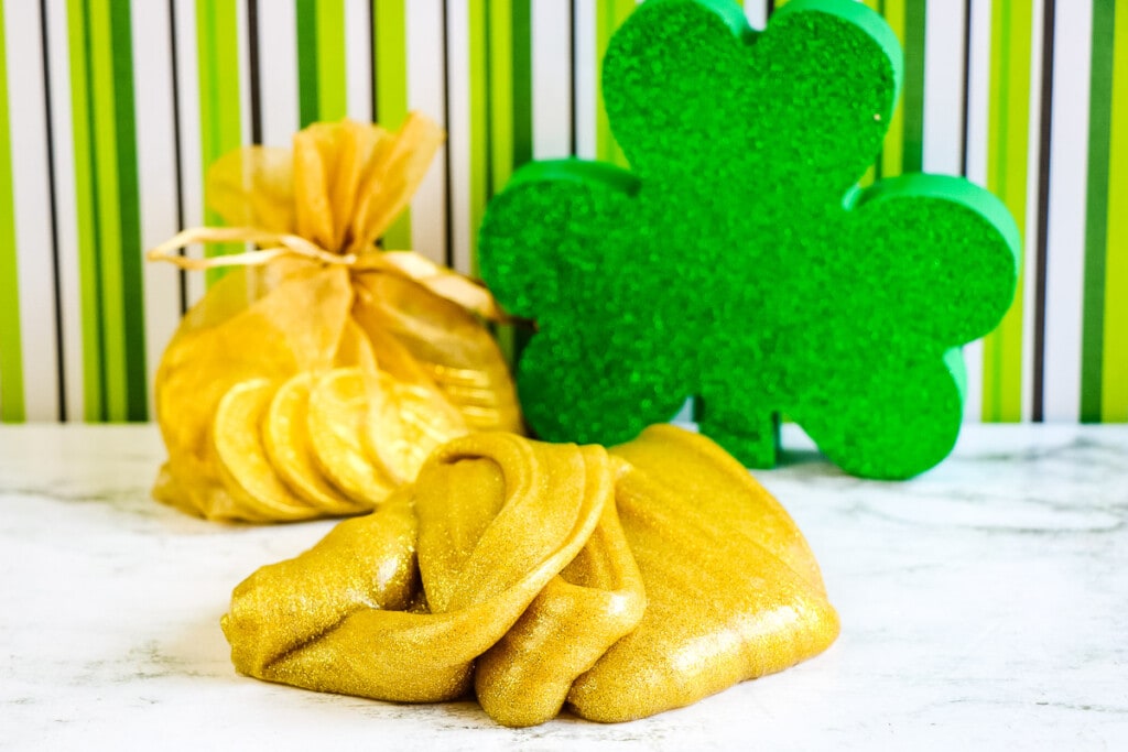 Pot of Gold Slime - St. Patrick's Day! - Kids Activity Zone