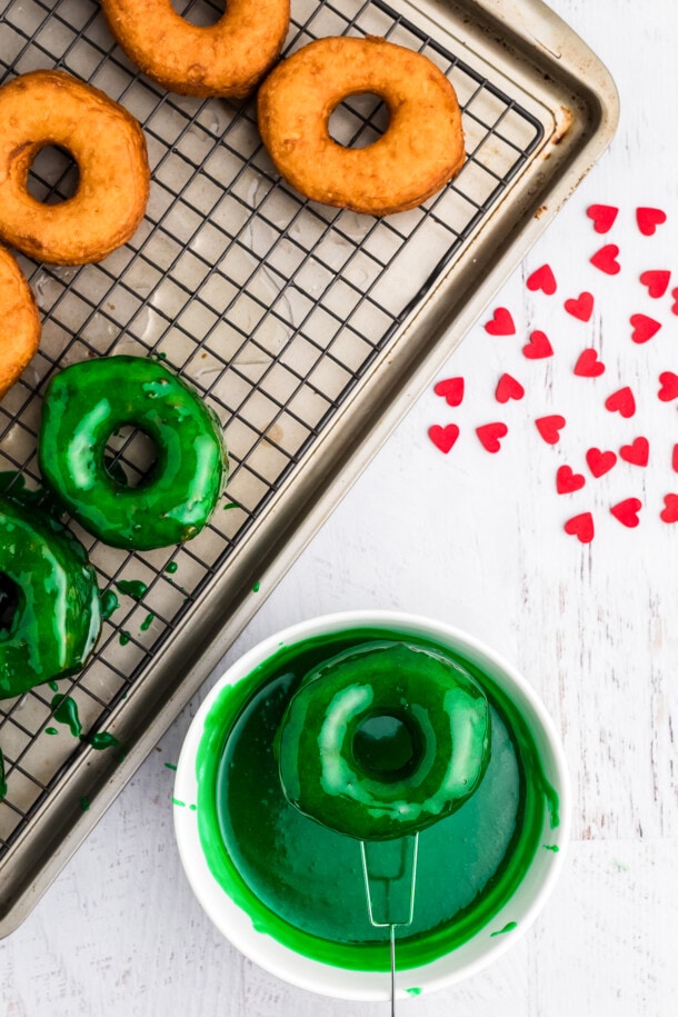 Grinch Donuts - Kids Activity Zone