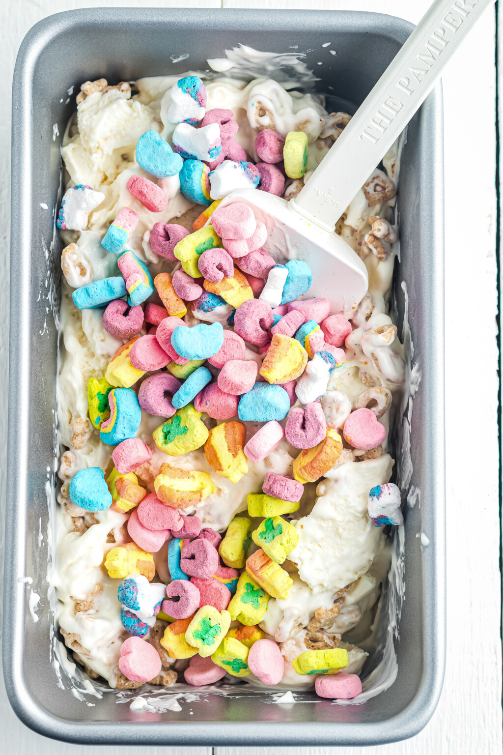 Lucky Charms Ice Cream - {No Churn} - Kids Activity Zone
