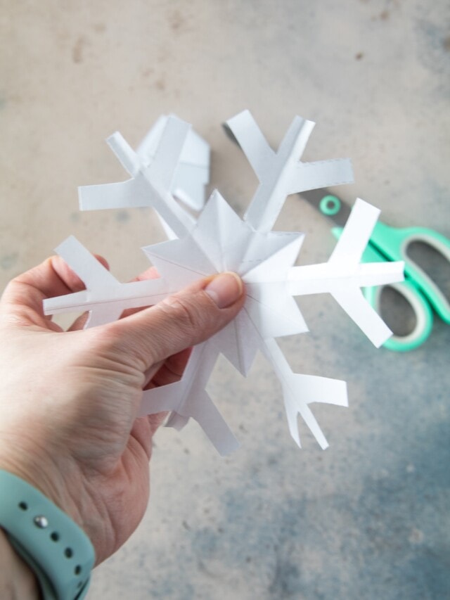 Snowflake Cut Out - Kids Activity Zone