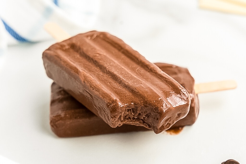Fudgesicle - Easy 2 Ingredient Recipe! - Kids Activity Zone