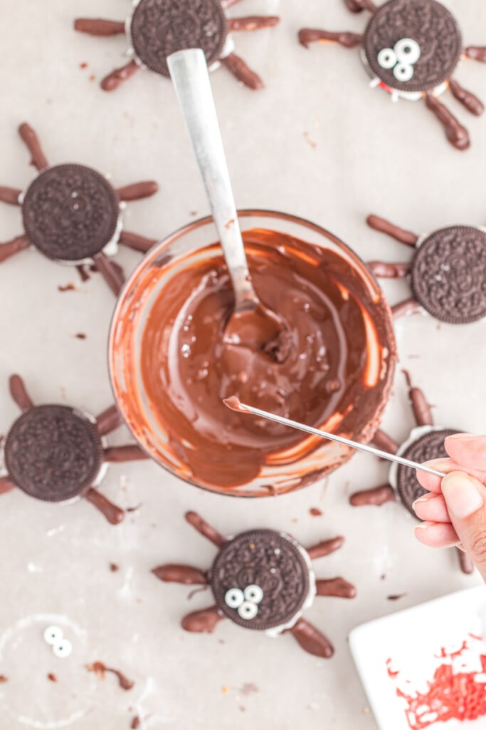 Oreo Spiders - Kids Activity Zone