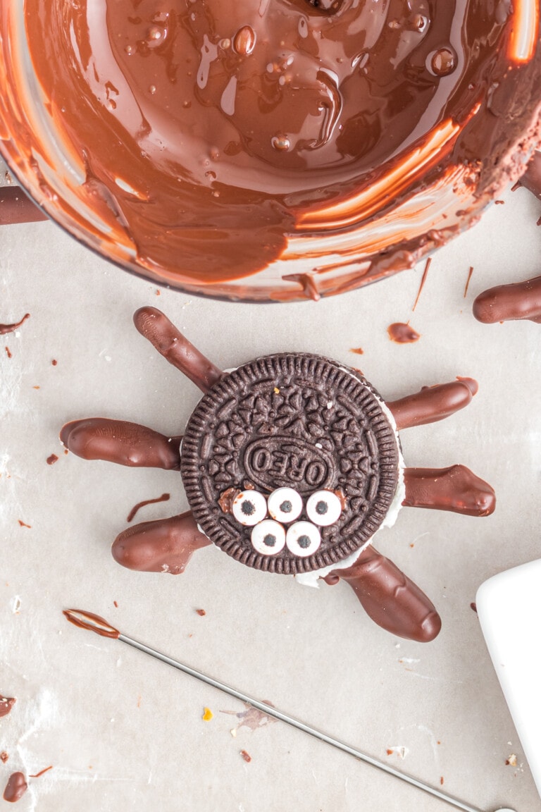 Oreo Spiders - Kids Activity Zone