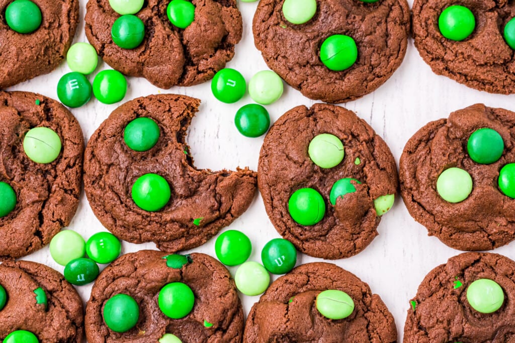 Chocolate Mint M&M Cookies - Kids Activity Zone