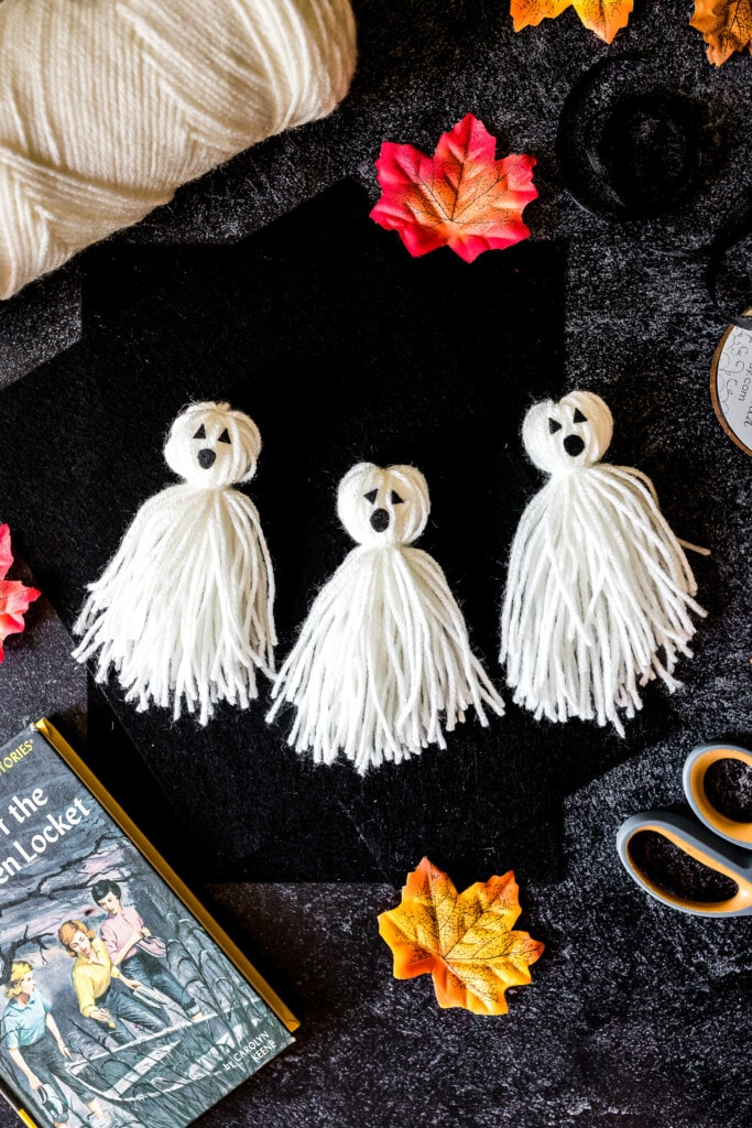 Yarn Ghosts - 10 Minute Craft! - Kids Activity Zone