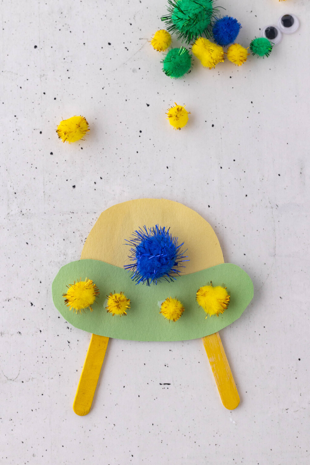 Alien Spaceship Craft - Kids Activity Zone