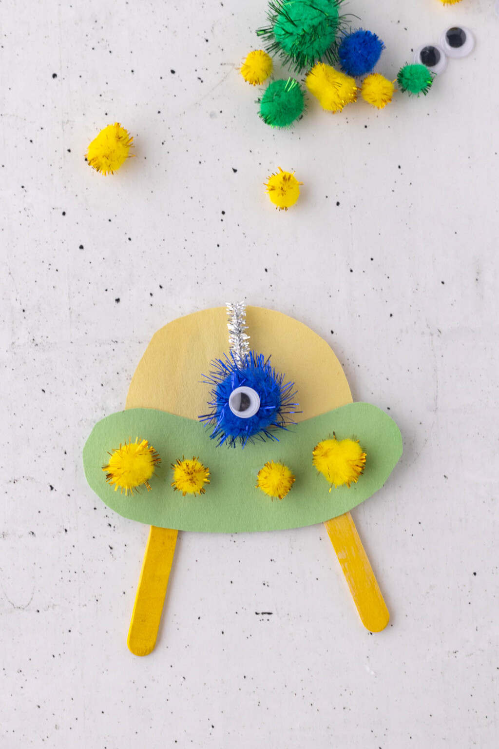 Alien Spaceship Craft - Kids Activity Zone