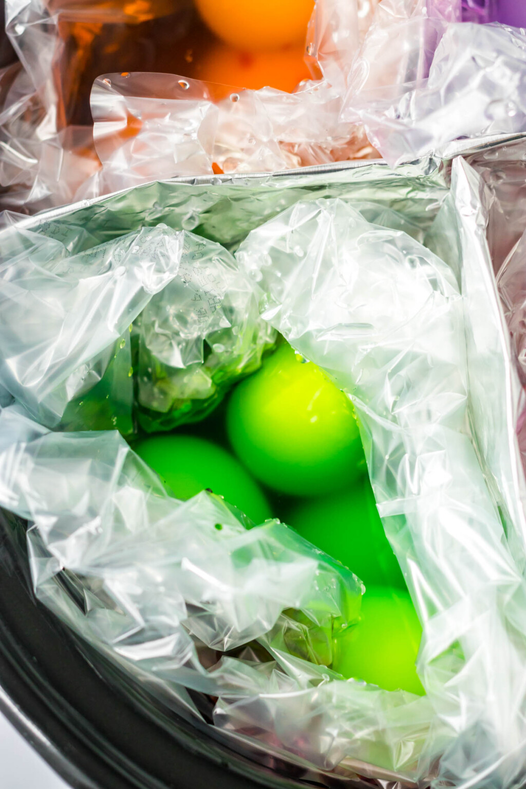 Crock Pot Dyed Easter Eggs - Kids Activity Zone