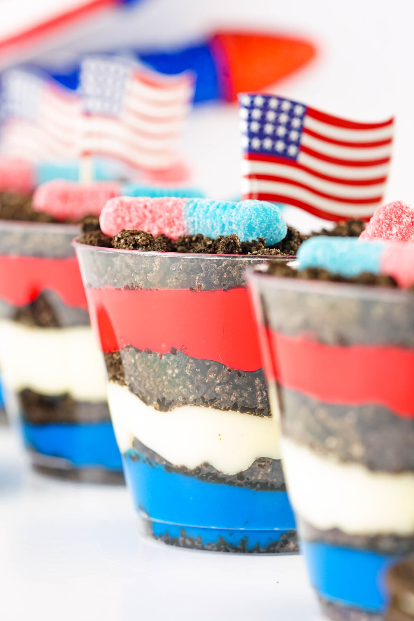 4th of July Dirt Cups - Kids Activity Zone