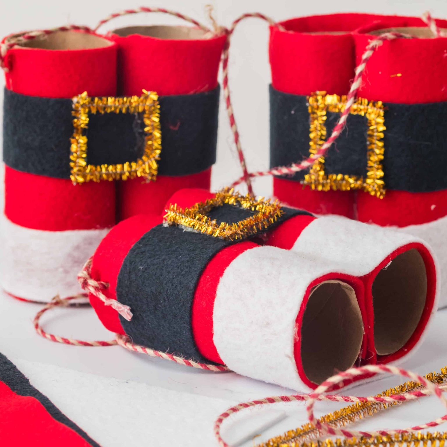 Santa Binoculars - Kids Activity Zone