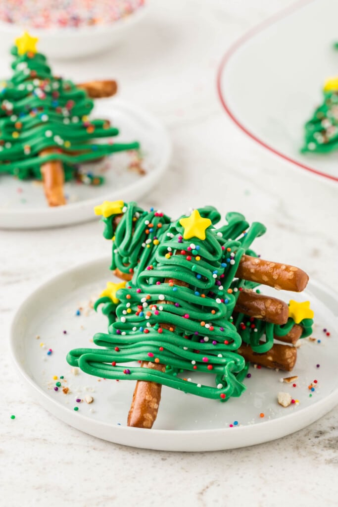 No Bake Christmas Tree Pretzels - Kids Activity Zone