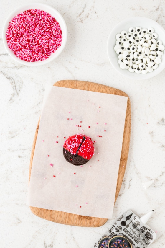 Ladybug Oreos - Kids Activity Zone