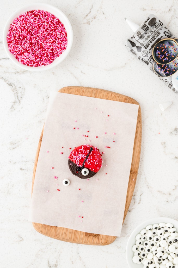 Ladybug Oreos - Kids Activity Zone