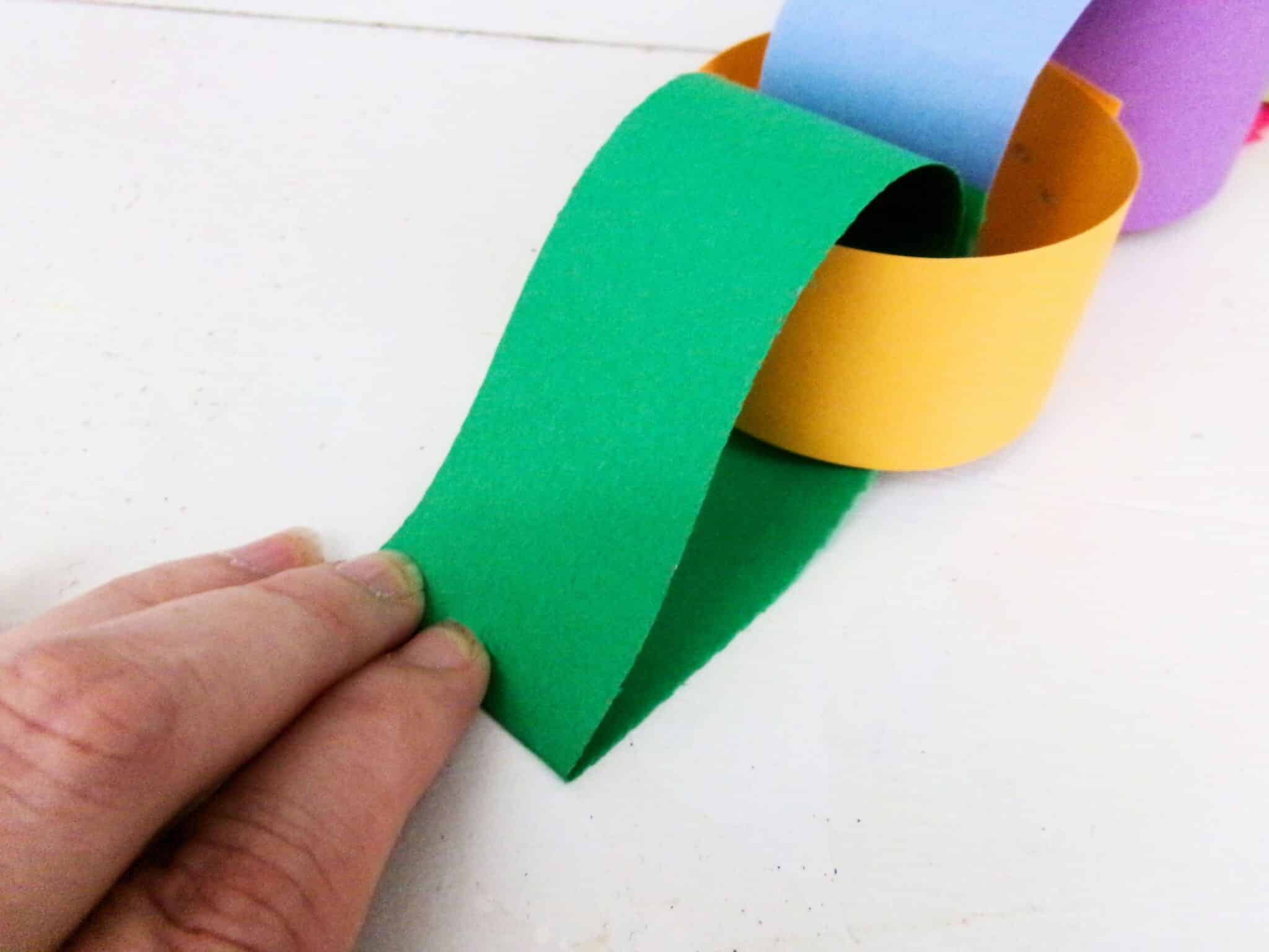 Paper Chain Snake - Kids Activity Zone
