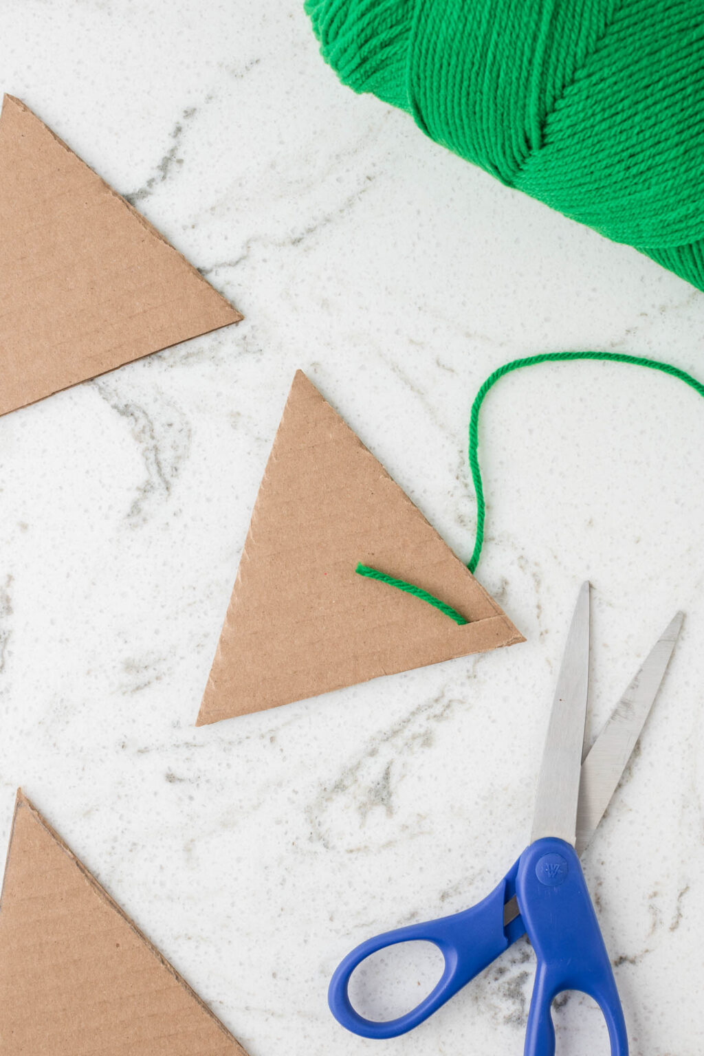 Yarn Wrapped Christmas Tree Craft - Kids Activity Zone